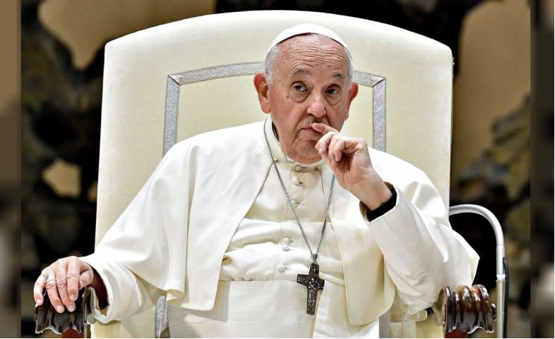 Internaron al papa Francisco por una bronquitis – Editorial FL