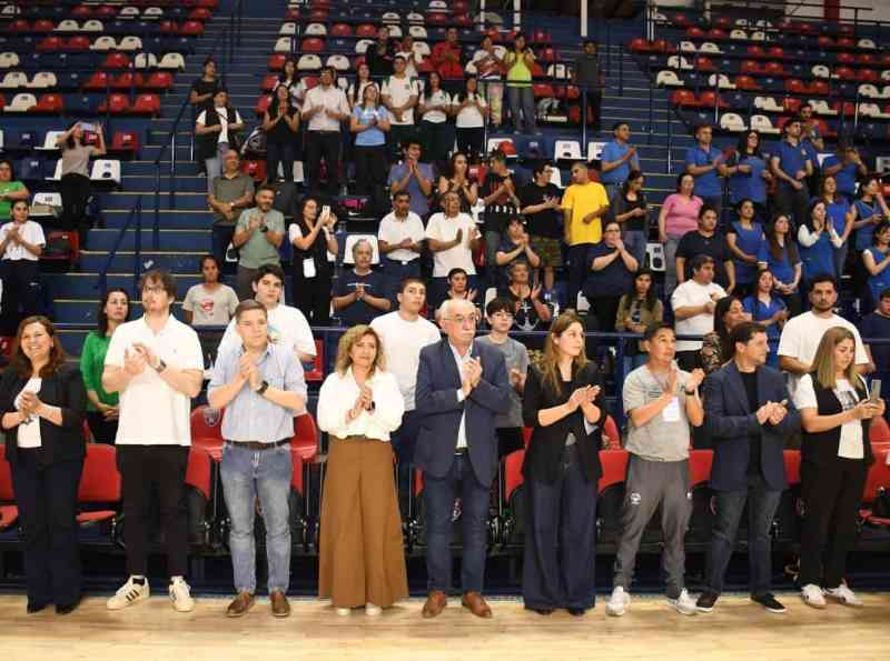 La intendente Fuentes y el secretario de la provincia Dapello ...